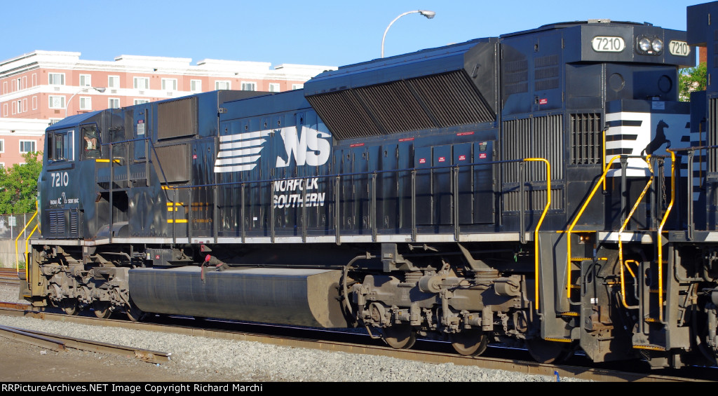 NS 7210